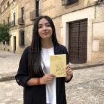 La escritora Ángela Calderón estrena su obra con ‘Corazón a medias ...