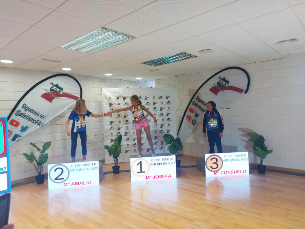 La atleta antequerana Pepi Sánchez completa su gran hazaña en los 400 ...