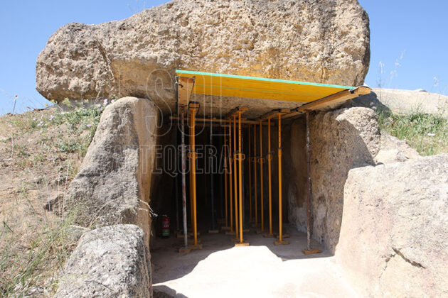 Recta final de las obras de urgencia en el Dolmen de Menga de Antequera ...
